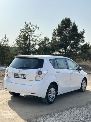 Balts Toyota Verso 2011 Viļņa, ar dzinēja tilpumu 2.00 L un nobraukumu 270 tūkst. km par 4250 €, foto 6 vietnē AUTOMOTO.COM.LV