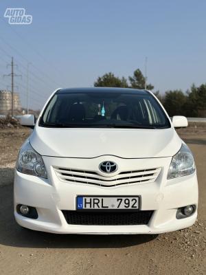 Balts Toyota Verso 2011 Viļņa, ar dzinēja tilpumu 2.00 L un nobraukumu 270 tūkst. km par 4250 €, foto 8 vietnē AUTOMOTO.COM.LV