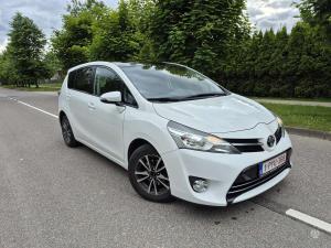 Balts Toyota Verso 2013 Viļņa, ar dzinēja tilpumu 2.00 L un nobraukumu 289 tūkst. km par 4800 €, foto 4 vietnē AUTOMOTO.COM.LV