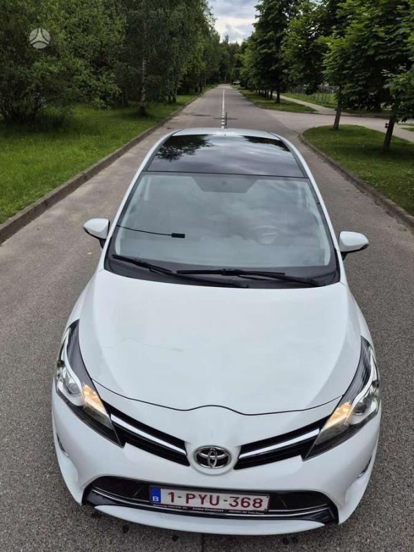 Balts Toyota Verso 2013 Viļņa, ar dzinēja tilpumu 2.00 L un nobraukumu 289 tūkst. km par 4800 €, foto 4 vietnē AUTOMOTO.COM.LV