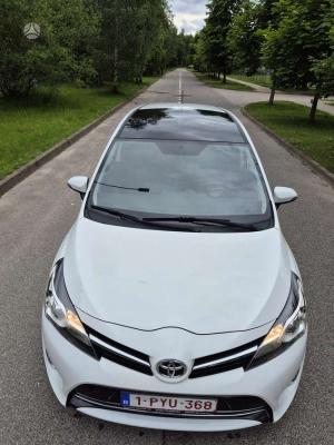 Balts Toyota Verso 2013 Viļņa, ar dzinēja tilpumu 2.00 L un nobraukumu 289 tūkst. km par 4800 €, foto 5 vietnē AUTOMOTO.COM.LV