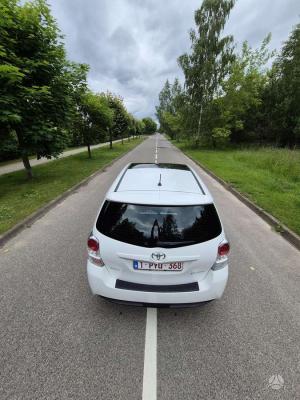 Balts Toyota Verso 2013 Viļņa, ar dzinēja tilpumu 2.00 L un nobraukumu 289 tūkst. km par 4800 €, foto 9 vietnē AUTOMOTO.COM.LV