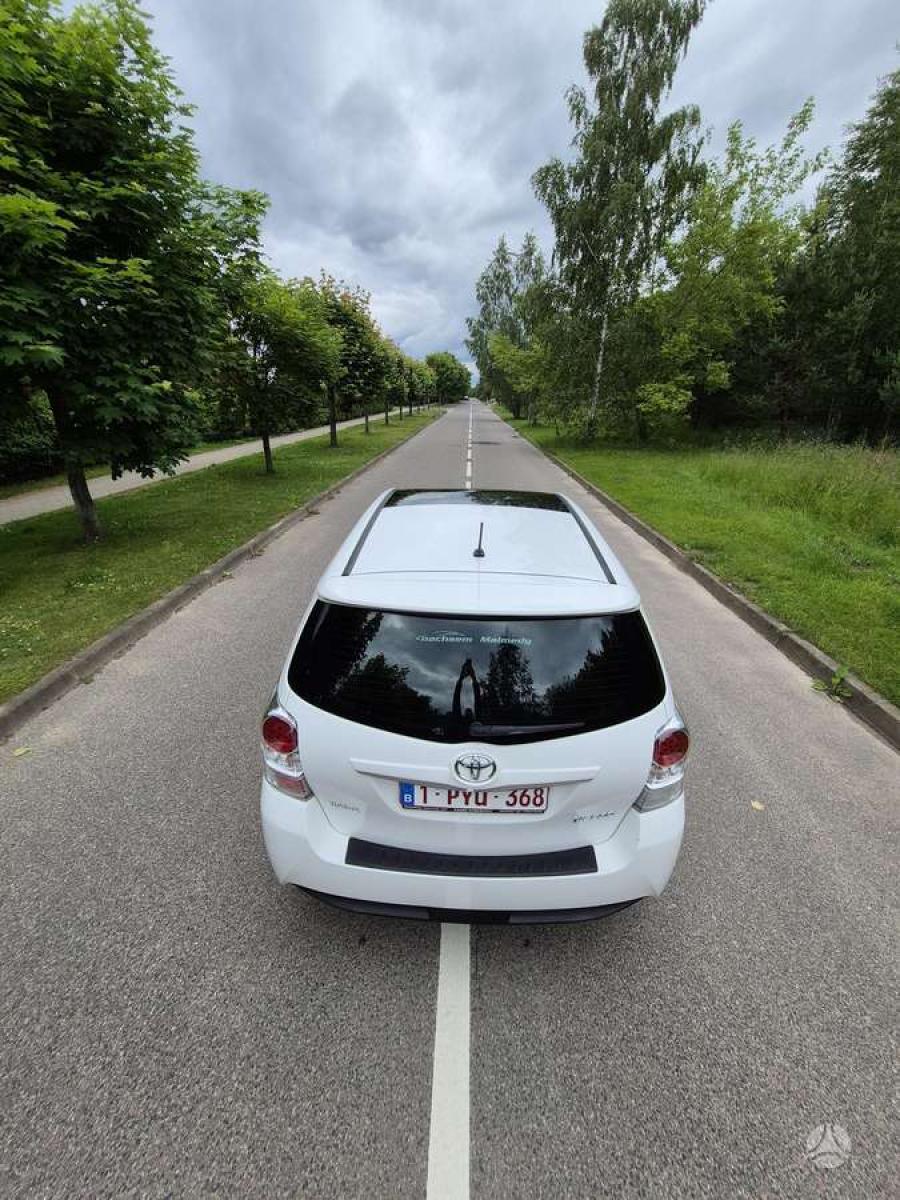 Balts Toyota Verso 2013 Viļņa, ar dzinēja tilpumu 2.00 L un nobraukumu 289 tūkst. km par 4800 €, foto 9 vietnē AUTOMOTO.COM.LV
