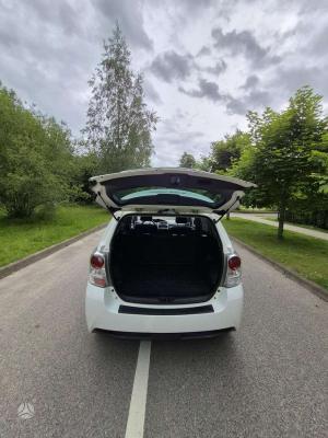 Balts Toyota Verso 2013 Viļņa, ar dzinēja tilpumu 2.00 L un nobraukumu 289 tūkst. km par 4800 €, foto 10 vietnē AUTOMOTO.COM.LV