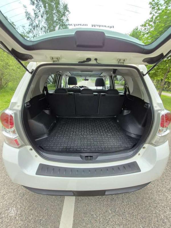 Balts Toyota Verso 2013 Viļņa, ar dzinēja tilpumu 2.00 L un nobraukumu 289 tūkst. km par 4800 €, foto 10 vietnē AUTOMOTO.COM.LV