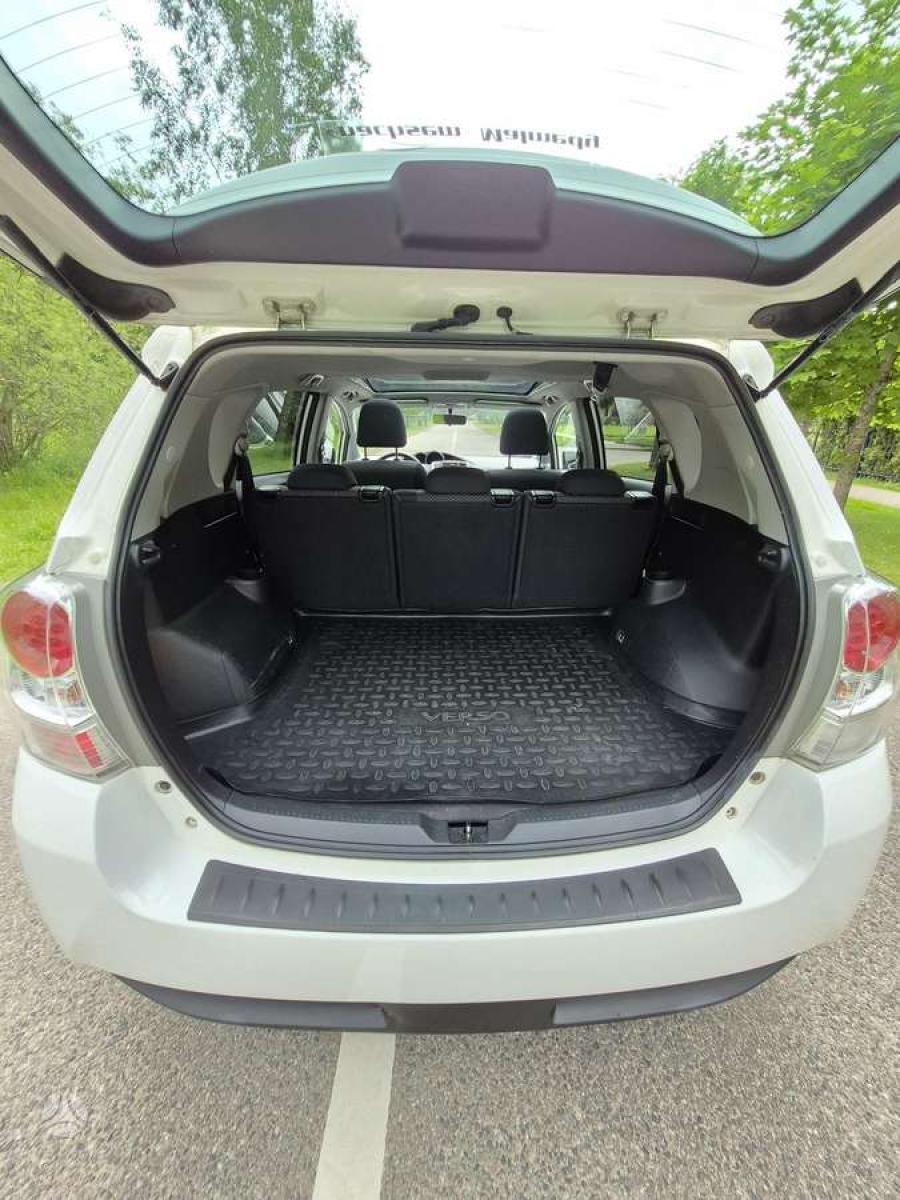 Balts Toyota Verso 2013 Viļņa, ar dzinēja tilpumu 2.00 L un nobraukumu 289 tūkst. km par 4800 €, foto 11 vietnē AUTOMOTO.COM.LV