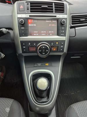 Balts Toyota Verso 2013 Viļņa, ar dzinēja tilpumu 2.00 L un nobraukumu 289 tūkst. km par 4800 €, foto 19 vietnē AUTOMOTO.COM.LV