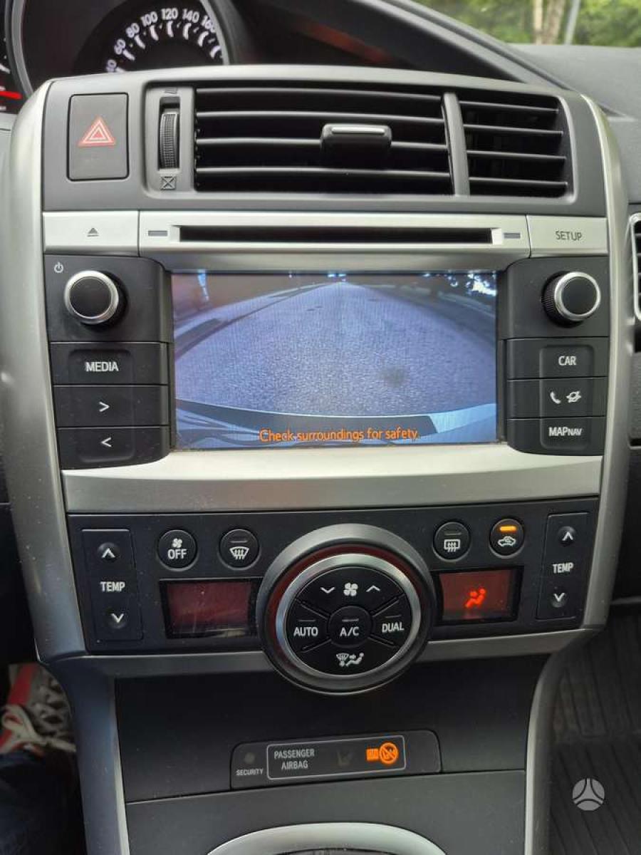 Balts Toyota Verso 2013 Viļņa, ar dzinēja tilpumu 2.00 L un nobraukumu 289 tūkst. km par 4800 €, foto 21 vietnē AUTOMOTO.COM.LV