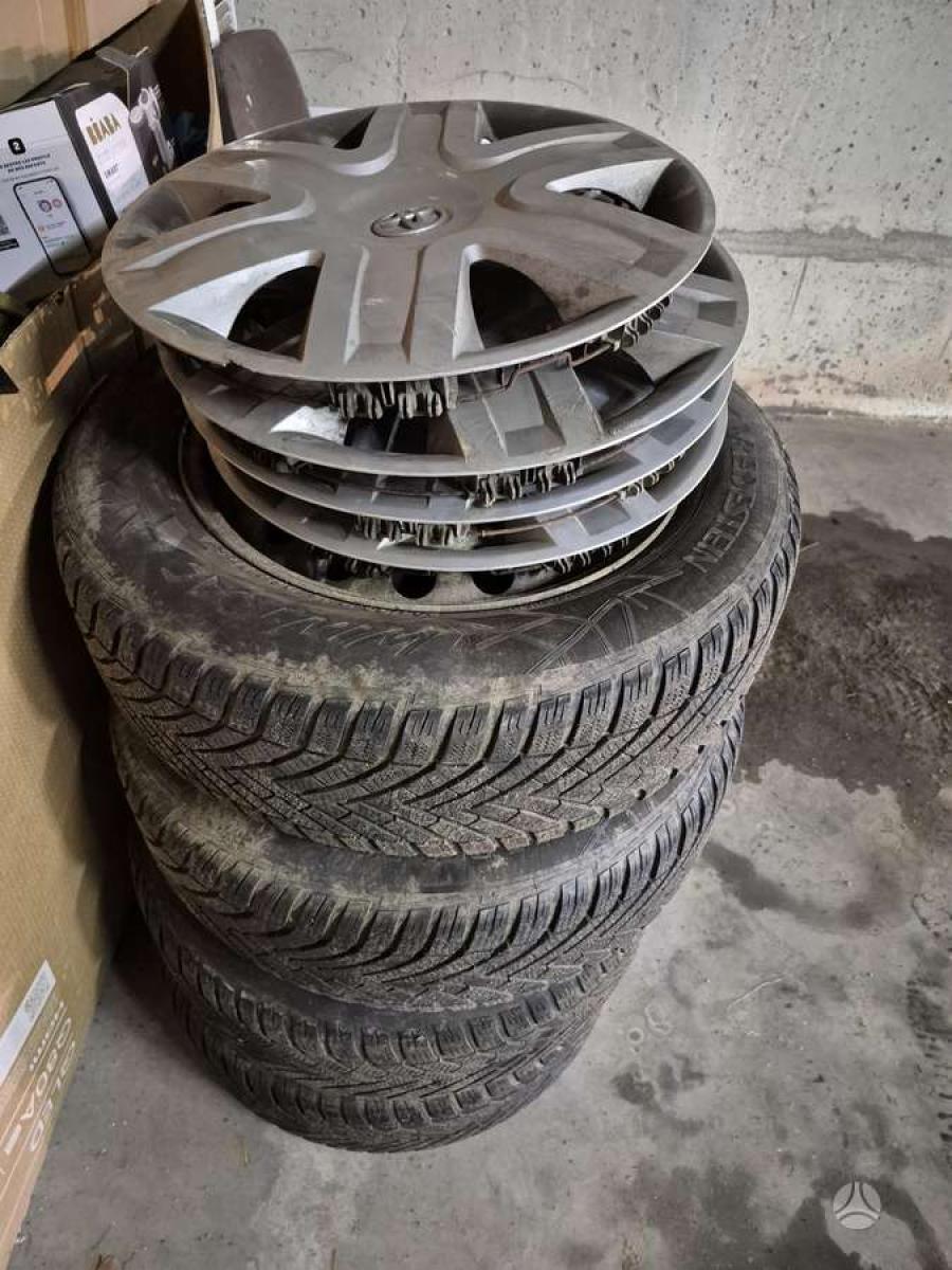 Balts Toyota Verso 2013 Viļņa, ar dzinēja tilpumu 2.00 L un nobraukumu 289 tūkst. km par 4800 €, foto 22 vietnē AUTOMOTO.COM.LV