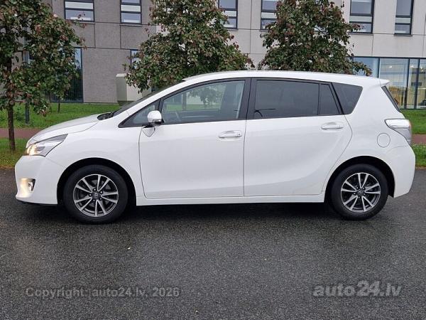 Balts Toyota Verso 2014 Tallina, ar dzinēja tilpumu 1.60 L un nobraukumu 39 tūkst. km par 9950 €, foto 5 vietnē AUTOMOTO.COM.LV
