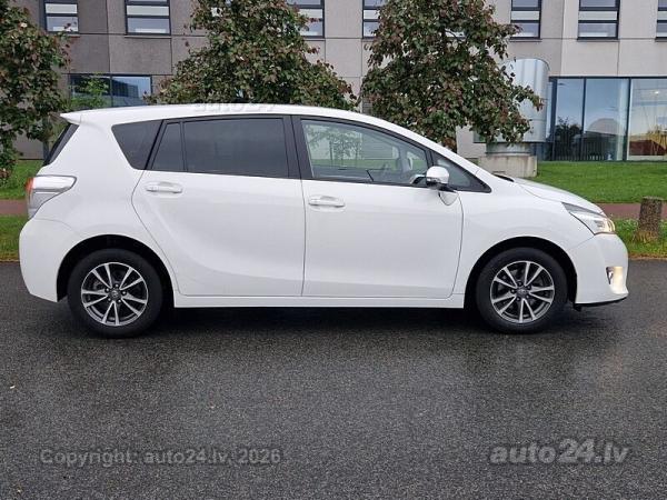 Balts Toyota Verso 2014 Tallina, ar dzinēja tilpumu 1.60 L un nobraukumu 39 tūkst. km par 9950 €, foto 6 vietnē AUTOMOTO.COM.LV