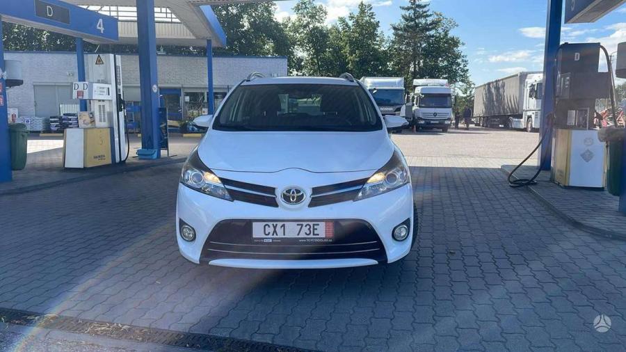 Balts Toyota Verso 2014 Marijampole, ar dzinēja tilpumu 1.60 L un nobraukumu 250 tūkst. km par 4699 €, foto 3 vietnē AUTOMOTO.COM.LV