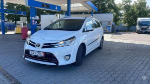 Balts Toyota Verso 2014 Marijampole, ar dzinēja tilpumu 1.60 L un nobraukumu 250 tūkst. km par 4699 €, foto 4 vietnē AUTOMOTO.COM.LV