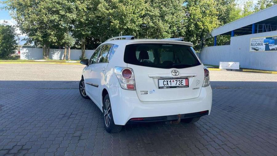 Balts Toyota Verso 2014 Marijampole, ar dzinēja tilpumu 1.60 L un nobraukumu 250 tūkst. km par 4699 €, foto 6 vietnē AUTOMOTO.COM.LV