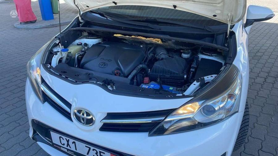 Balts Toyota Verso 2014 Marijampole, ar dzinēja tilpumu 1.60 L un nobraukumu 250 tūkst. km par 4699 €, foto 11 vietnē AUTOMOTO.COM.LV