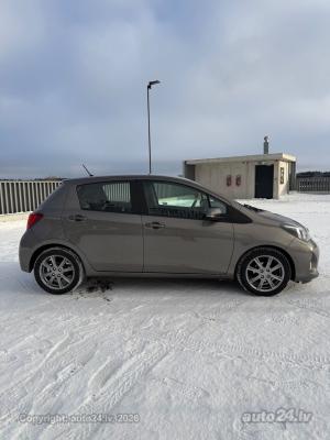 Beige Toyota Yaris 2016 in Tallinn, with an engine capacity of 1.30 L and mileage of 76 thousand km for 9300 €, photo 3 on AUTOMOTO.COM.LV
