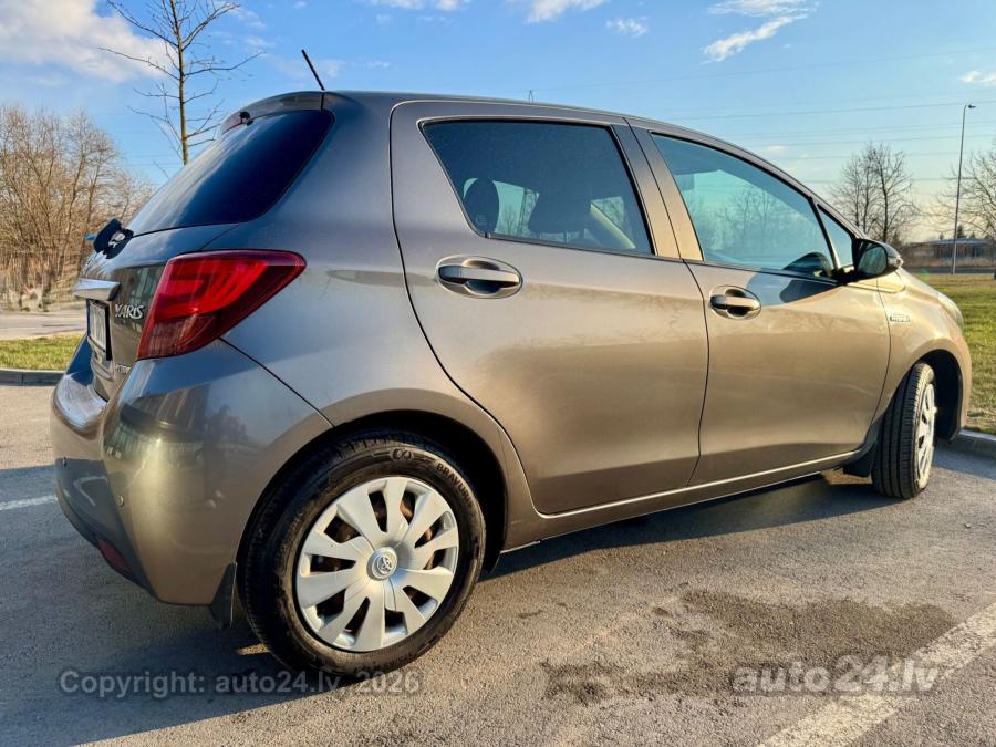Smilšu krāsa Toyota Yaris 2016 Tallina, ar dzinēja tilpumu 1.50 L un nobraukumu 36 tūkst. km par 10400 €, foto 8 vietnē AUTOMOTO.COM.LV