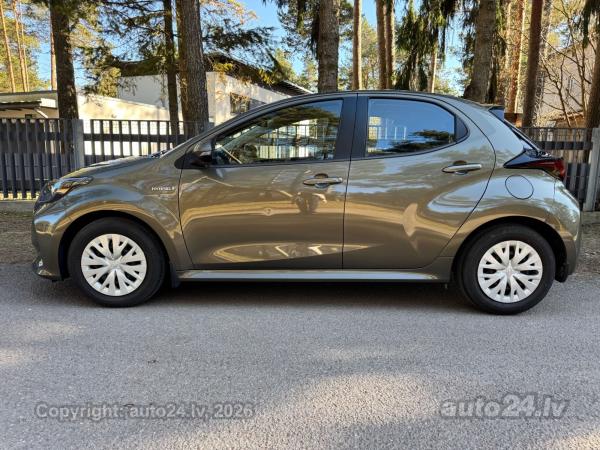 Beige Toyota Yaris 2020 in Tallinn, with an engine capacity of 1.50 L and mileage of 46 thousand km for 13900 €, photo 2 on AUTOMOTO.COM.LV