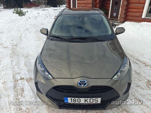 Smilšu krāsa Toyota Yaris 2021 Tallina, ar dzinēja tilpumu 1.50 L un nobraukumu 138 tūkst. km par 14900 €, foto 2 vietnē AUTOMOTO.COM.LV