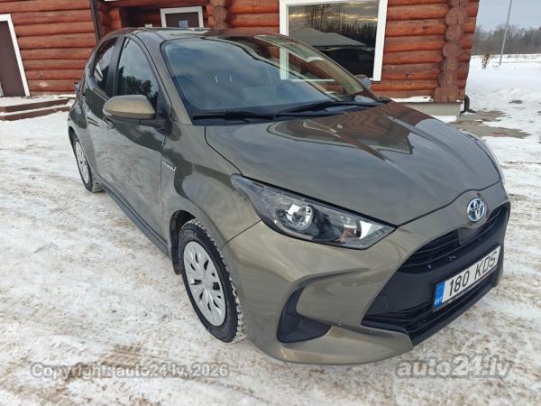 Smilšu krāsa Toyota Yaris 2021 Tallina, ar dzinēja tilpumu 1.50 L un nobraukumu 138 tūkst. km par 14900 €, foto 3 vietnē AUTOMOTO.COM.LV