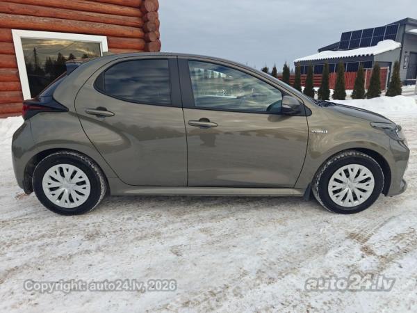 Smilšu krāsa Toyota Yaris 2021 Tallina, ar dzinēja tilpumu 1.50 L un nobraukumu 138 tūkst. km par 14900 €, foto 4 vietnē AUTOMOTO.COM.LV