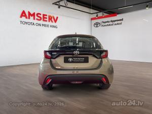 Beige Toyota Yaris 2022 in Parnu, with an engine capacity of 1.50 L and mileage of 41 thousand km for 16290 €, photo 5 on AUTOMOTO.COM.LV