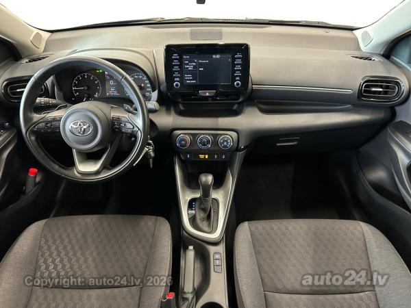 Beige Toyota Yaris 2022 in Parnu, with an engine capacity of 1.50 L and mileage of 41 thousand km for 16290 €, photo 8 on AUTOMOTO.COM.LV