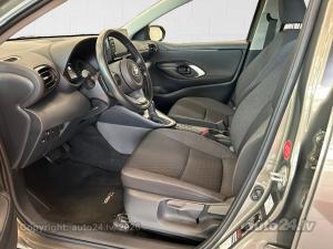 Beige Toyota Yaris 2022 in Parnu, with an engine capacity of 1.50 L and mileage of 41 thousand km for 16290 €, photo 12 on AUTOMOTO.COM.LV