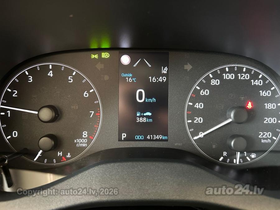 Beige Toyota Yaris 2022 in Parnu, with an engine capacity of 1.50 L and mileage of 41 thousand km for 16290 €, photo 14 on AUTOMOTO.COM.LV
