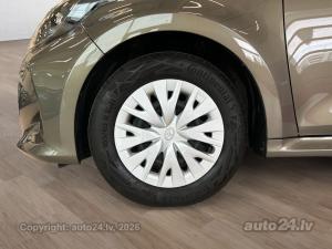Beige Toyota Yaris 2022 in Parnu, with an engine capacity of 1.50 L and mileage of 41 thousand km for 16290 €, photo 16 on AUTOMOTO.COM.LV