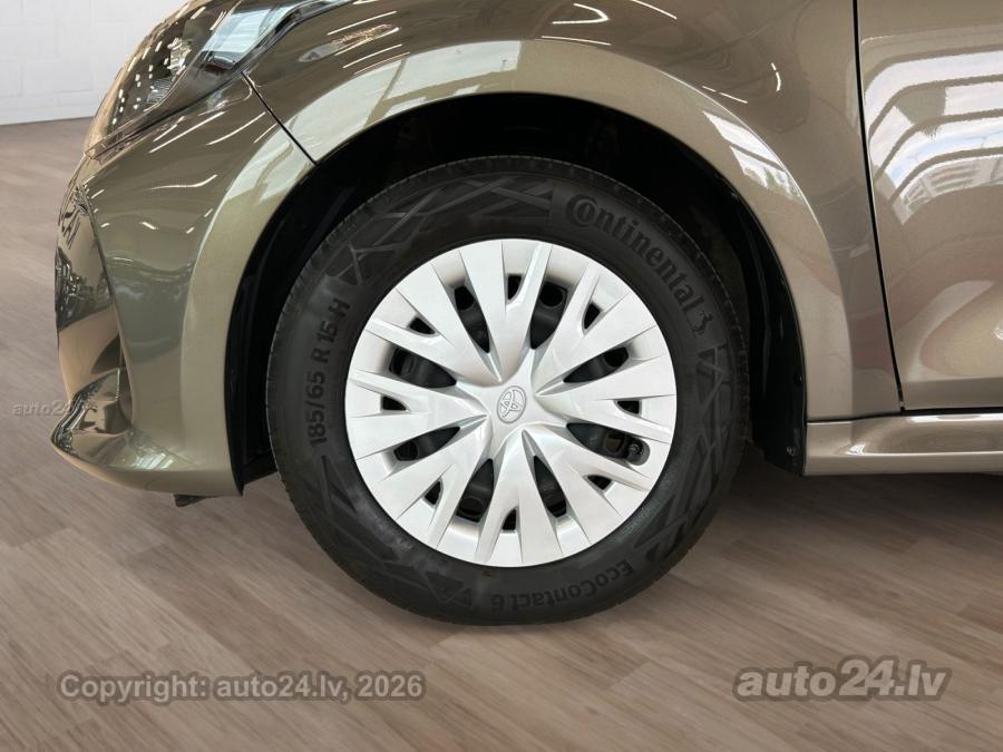 Beige Toyota Yaris 2022 in Parnu, with an engine capacity of 1.50 L and mileage of 41 thousand km for 16290 €, photo 16 on AUTOMOTO.COM.LV