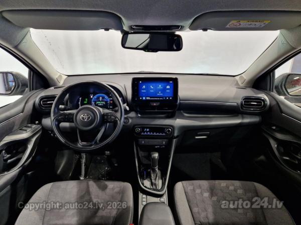 Smilšu krāsa Toyota Yaris 2024 Tallina, ar dzinēja tilpumu 1.50 L un nobraukumu 22 tūkst. km par 21490 €, foto 8 vietnē AUTOMOTO.COM.LV