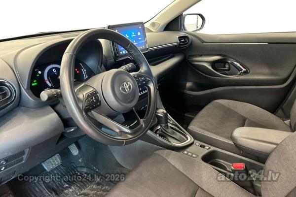 Smilšu krāsa Toyota Yaris 2024 Pērnava, ar dzinēja tilpumu 1.50 L un nobraukumu 26 tūkst. km par 21490 €, foto 11 vietnē AUTOMOTO.COM.LV