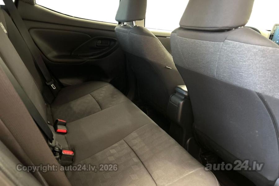 Smilšu krāsa Toyota Yaris 2024 Pērnava, ar dzinēja tilpumu 1.50 L un nobraukumu 25 tūkst. km par 21490 €, foto 7 vietnē AUTOMOTO.COM.LV