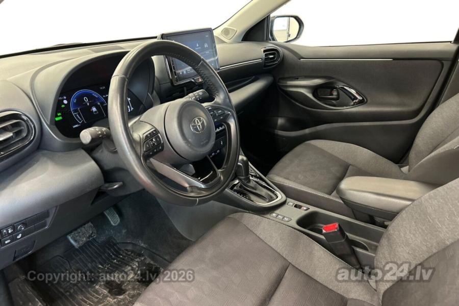Smilšu krāsa Toyota Yaris 2024 Pērnava, ar dzinēja tilpumu 1.50 L un nobraukumu 25 tūkst. km par 21490 €, foto 11 vietnē AUTOMOTO.COM.LV
