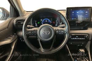 Smilšu krāsa Toyota Yaris 2024 Pērnava, ar dzinēja tilpumu 1.50 L un nobraukumu 25 tūkst. km par 21490 €, foto 12 vietnē AUTOMOTO.COM.LV