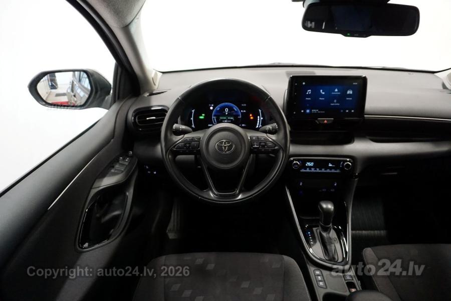 Smilšu krāsa Toyota Yaris 2024 Tartu, ar dzinēja tilpumu 1.50 L un nobraukumu 25 tūkst. km par 21490 €, foto 12 vietnē AUTOMOTO.COM.LV