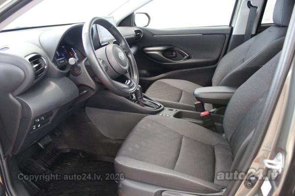 Beige Toyota Yaris 2024 in Viljandi, with an engine capacity of 1.50 L and mileage of 24 thousand km for 21490 €, photo 11 on AUTOMOTO.COM.LV