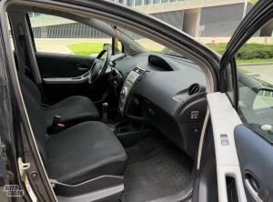 Melns Toyota Yaris 2008 Viļņa, ar dzinēja tilpumu 1.40 L un nobraukumu 208 tūkst. km par 1750 €, foto 14 vietnē AUTOMOTO.COM.LV