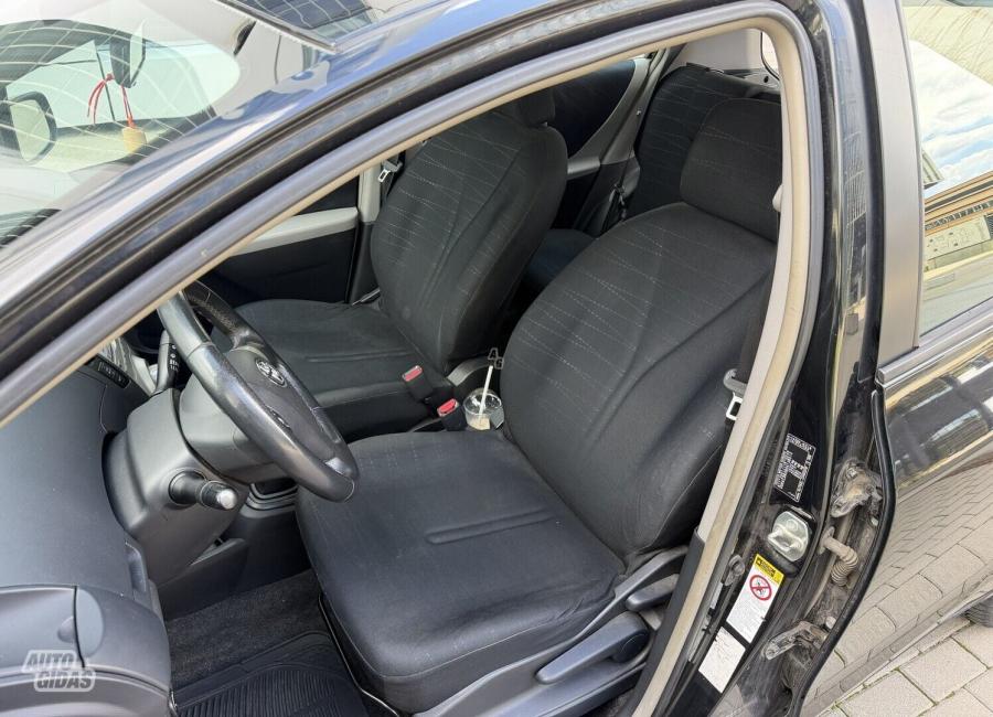 Melns Toyota Yaris 2008 Viļņa, ar dzinēja tilpumu 1.40 L un nobraukumu 208 tūkst. km par 1750 €, foto 9 vietnē AUTOMOTO.COM.LV