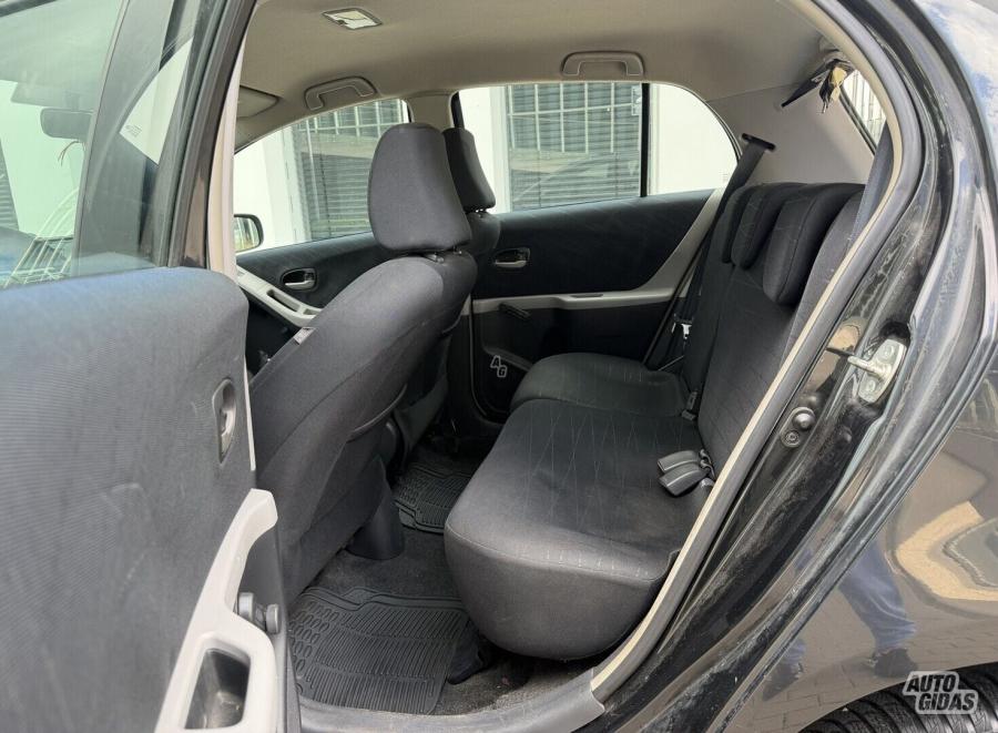 Melns Toyota Yaris 2008 Viļņa, ar dzinēja tilpumu 1.40 L un nobraukumu 208 tūkst. km par 1750 €, foto 10 vietnē AUTOMOTO.COM.LV
