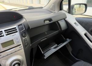 Melns Toyota Yaris 2008 Viļņa, ar dzinēja tilpumu 1.40 L un nobraukumu 208 tūkst. km par 1750 €, foto 17 vietnē AUTOMOTO.COM.LV