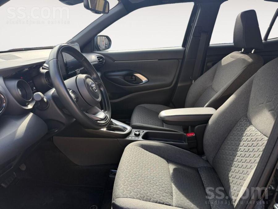 Melns Toyota Yaris 2022 Rīga, ar dzinēja tilpumu 1.50 L un nobraukumu 105 tūkst. km par 21700 €, foto 12 vietnē AUTOMOTO.COM.LV
