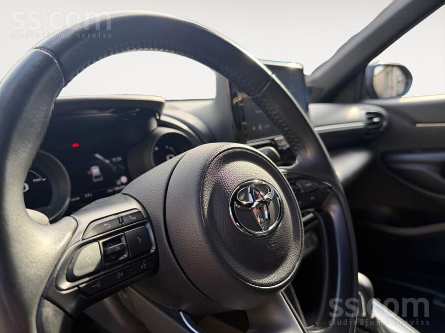 Melns Toyota Yaris 2022 Rīga, ar dzinēja tilpumu 1.50 L un nobraukumu 105 tūkst. km par 21700 €, foto 13 vietnē AUTOMOTO.COM.LV