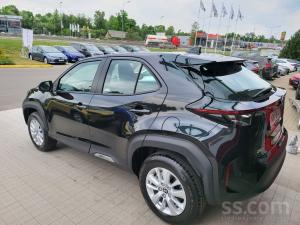 Melns Toyota Yaris 2023 Rīga, ar dzinēja tilpumu 1.50 L un nobraukumu 40 tūkst. km par 22500 €, foto 5 vietnē AUTOMOTO.COM.LV