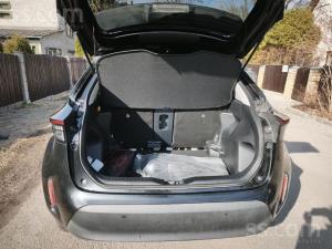 Black Toyota Yaris 2024 in Riga, with an engine capacity of 1.50 L and mileage of 15 thousand km for 24200 €, photo 9 on AUTOMOTO.COM.LV