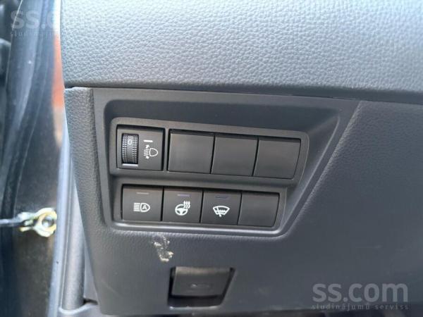 Black Toyota Yaris 2024 in Riga, with an engine capacity of 1.50 L and mileage of 30 thousand km for 23200 €, photo 3 on AUTOMOTO.COM.LV