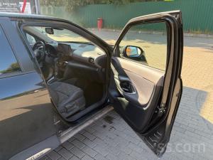 Black Toyota Yaris 2024 in Riga, with an engine capacity of 1.50 L and mileage of 30 thousand km for 23200 €, photo 11 on AUTOMOTO.COM.LV