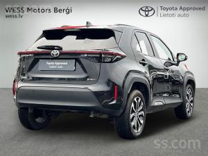 Melns Toyota Yaris 2025 Rīga, ar dzinēja tilpumu 1.50 L un nobraukumu 19 tūkst. km par 23990 €, foto 3 vietnē AUTOMOTO.COM.LV