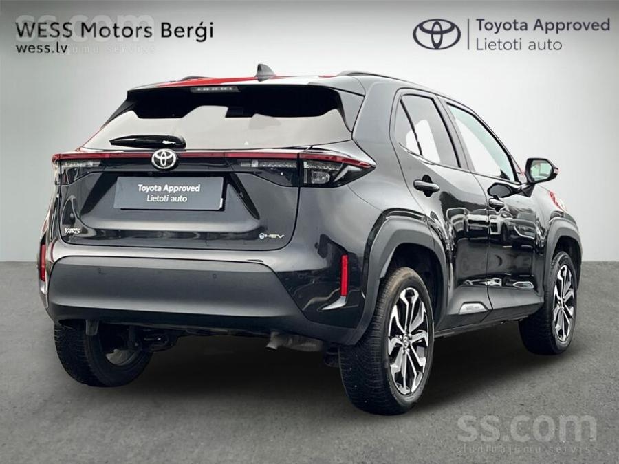 Melns Toyota Yaris 2025 Rīga, ar dzinēja tilpumu 1.50 L un nobraukumu 19 tūkst. km par 23990 €, foto 3 vietnē AUTOMOTO.COM.LV